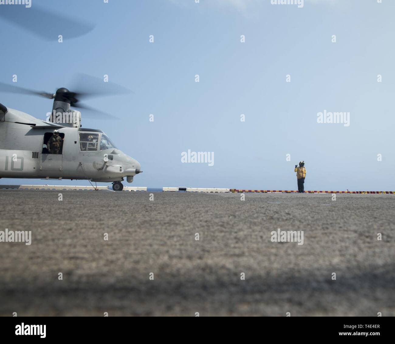 PHILIPPINE SEA (March 28, 2019) - An MV-22 Osprey, assigned to Marine ...