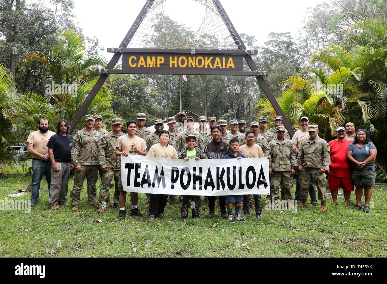 Soldiers assigned to 25th Infantry Division pose with Camp Honokaia ...