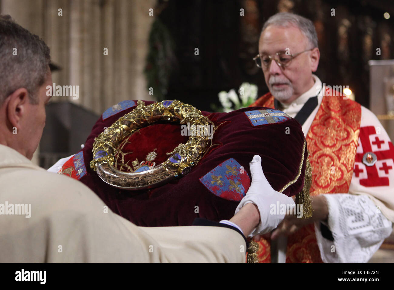 Crown of thorns paris hi-res stock photography and images - Alamy