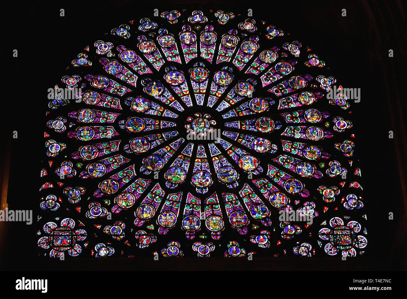 North rose window notre dame cathedral hi-res stock photography and ...