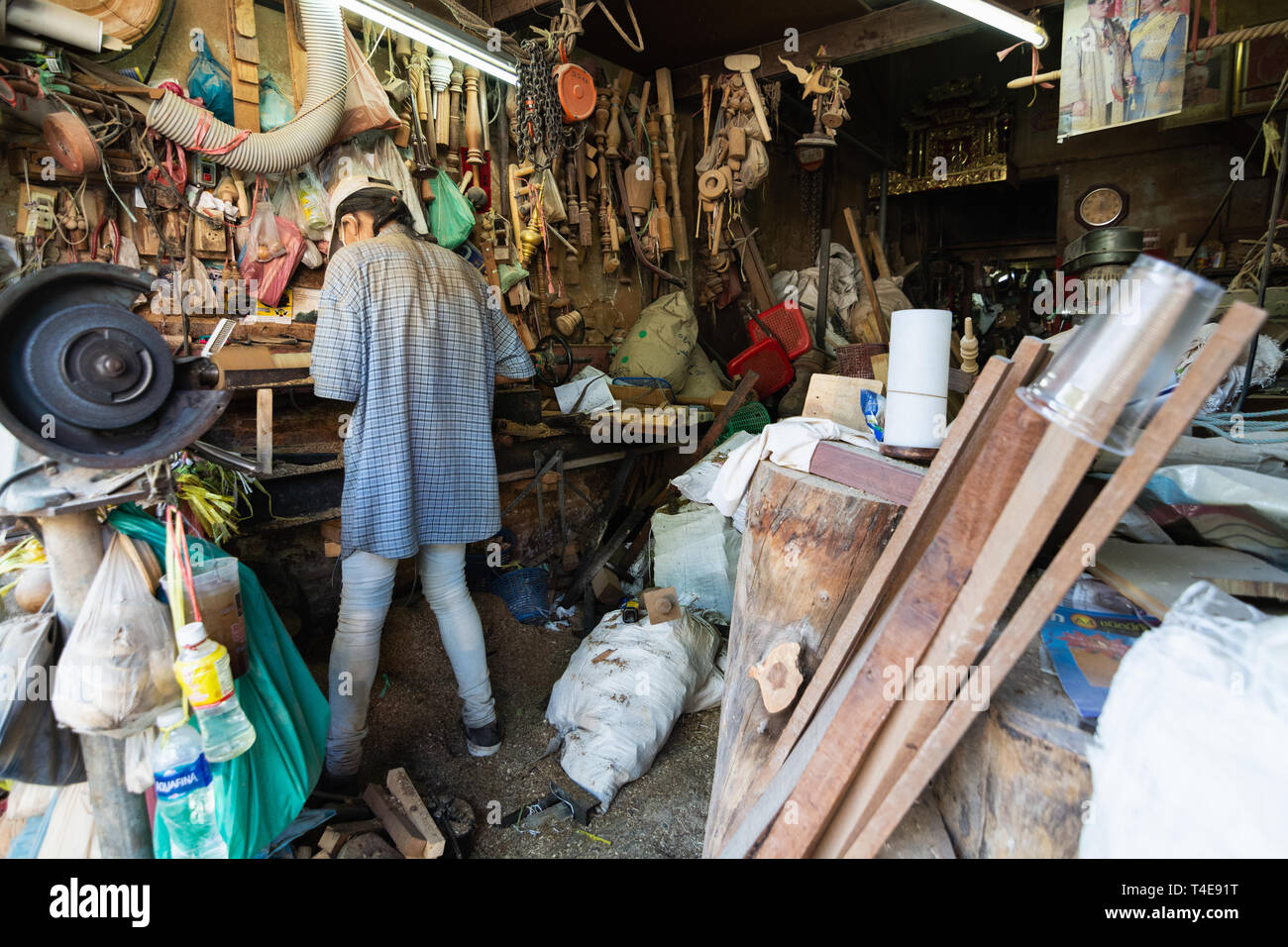 Wook workshop hi-res stock photography and images - Alamy