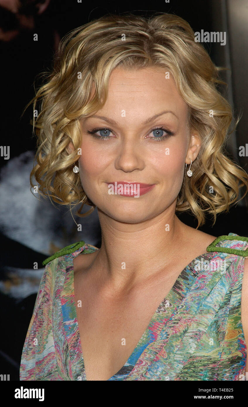 LOS ANGELES, CA. April 12, 2004: Actress SAMANTHA MATHIS at the Los ...