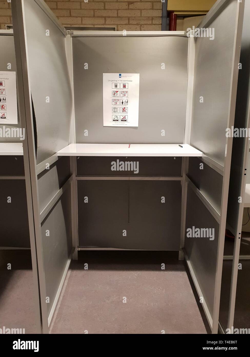 Polling booth pencil hi-res stock photography and images - Alamy