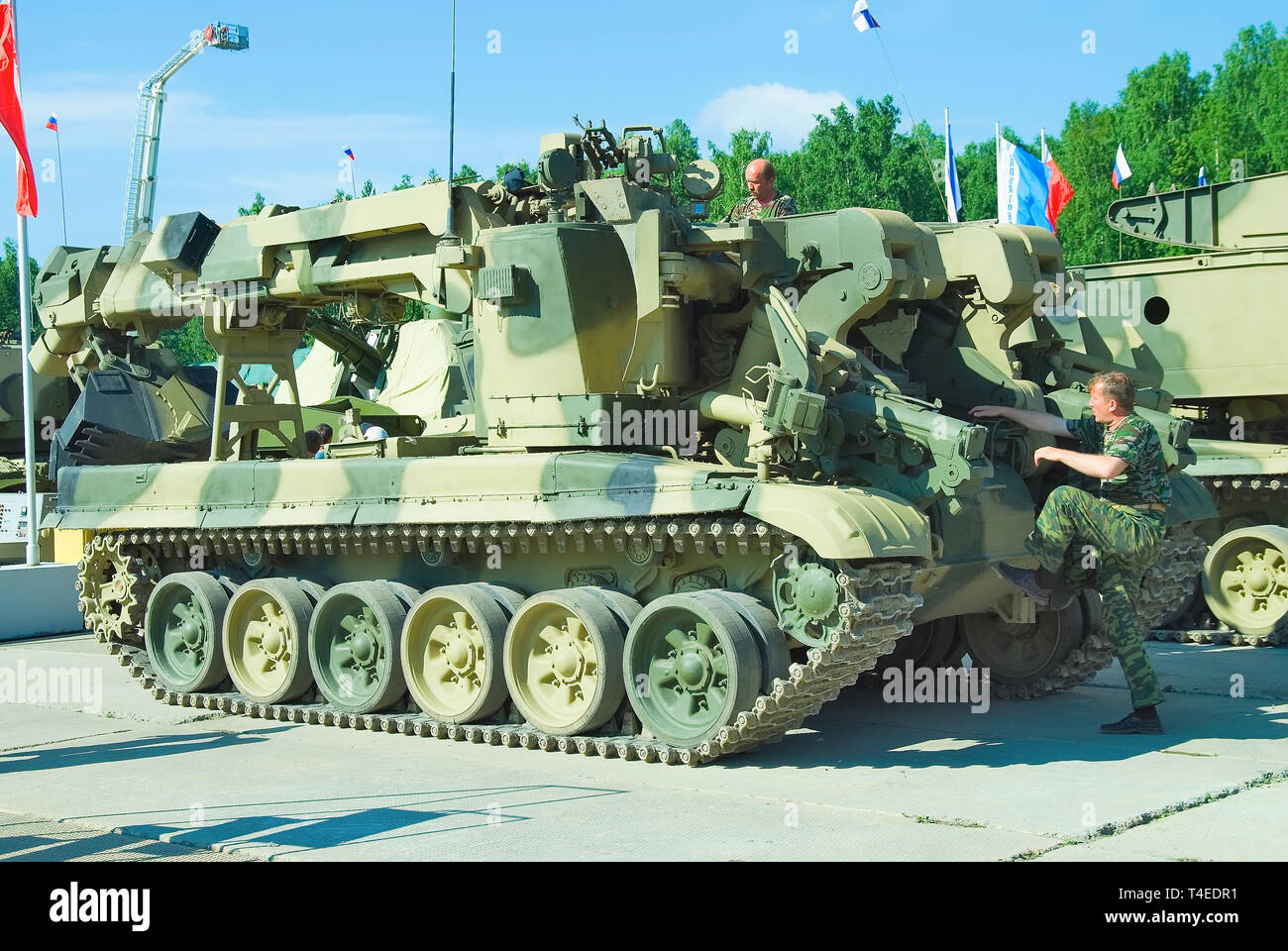 Military engineering vehicle hi-res stock photography and images - Alamy