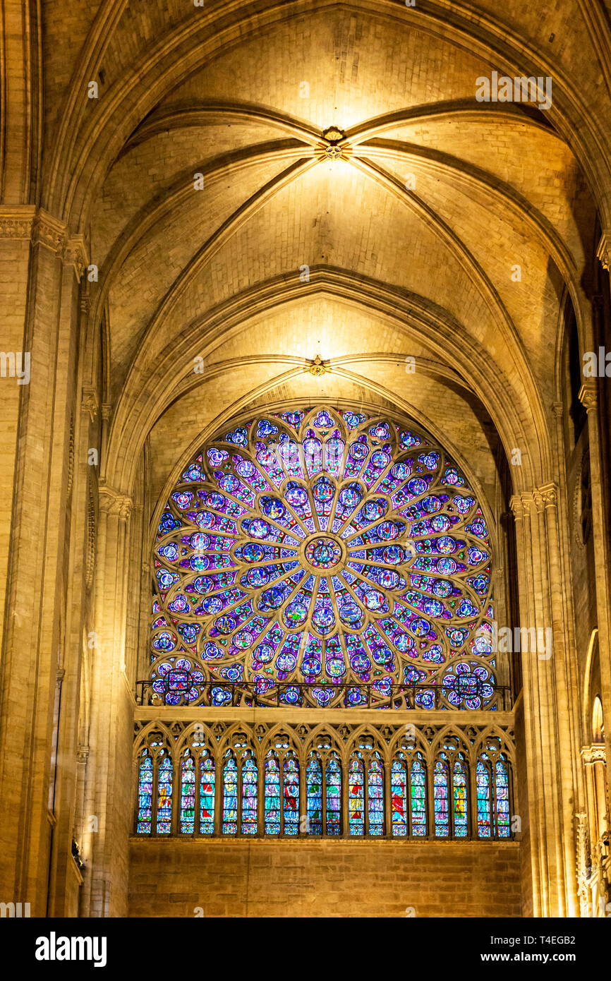 Inside notre dame cathedral hi-res stock photography and images - Alamy