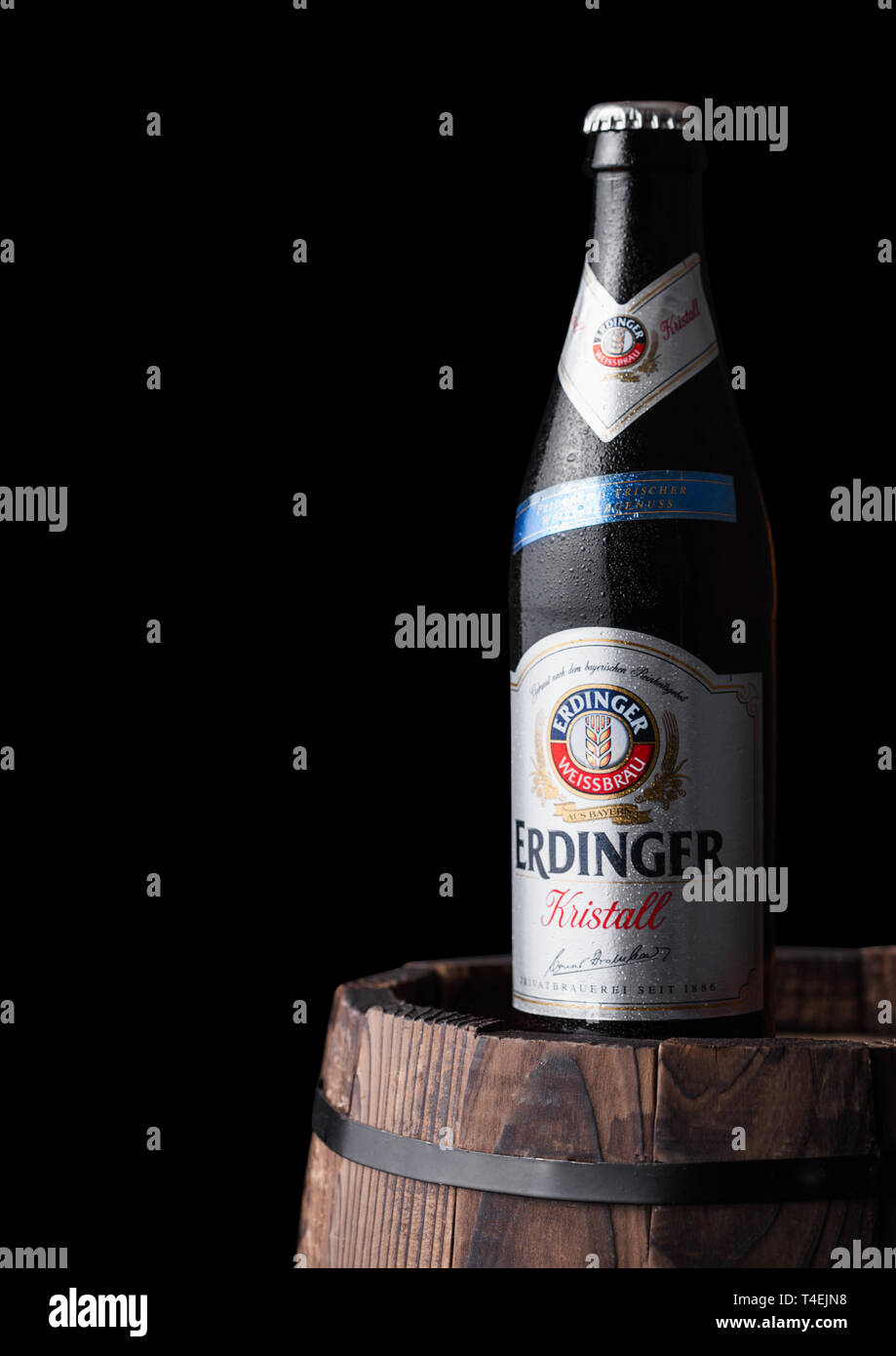 Erdinger glass hi-res stock photography and images - Alamy