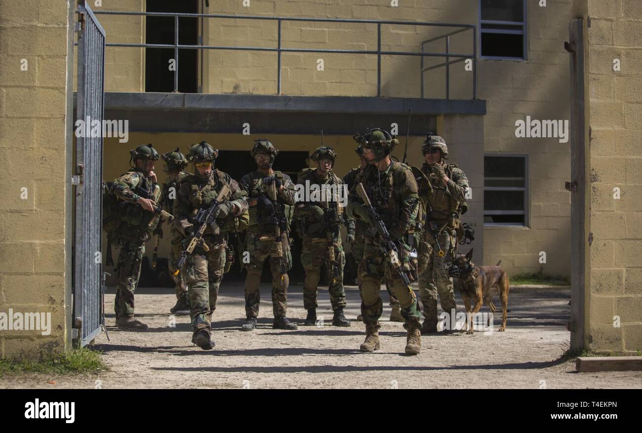 U s marine corps sgt bryce hi-res stock photography and images - Alamy