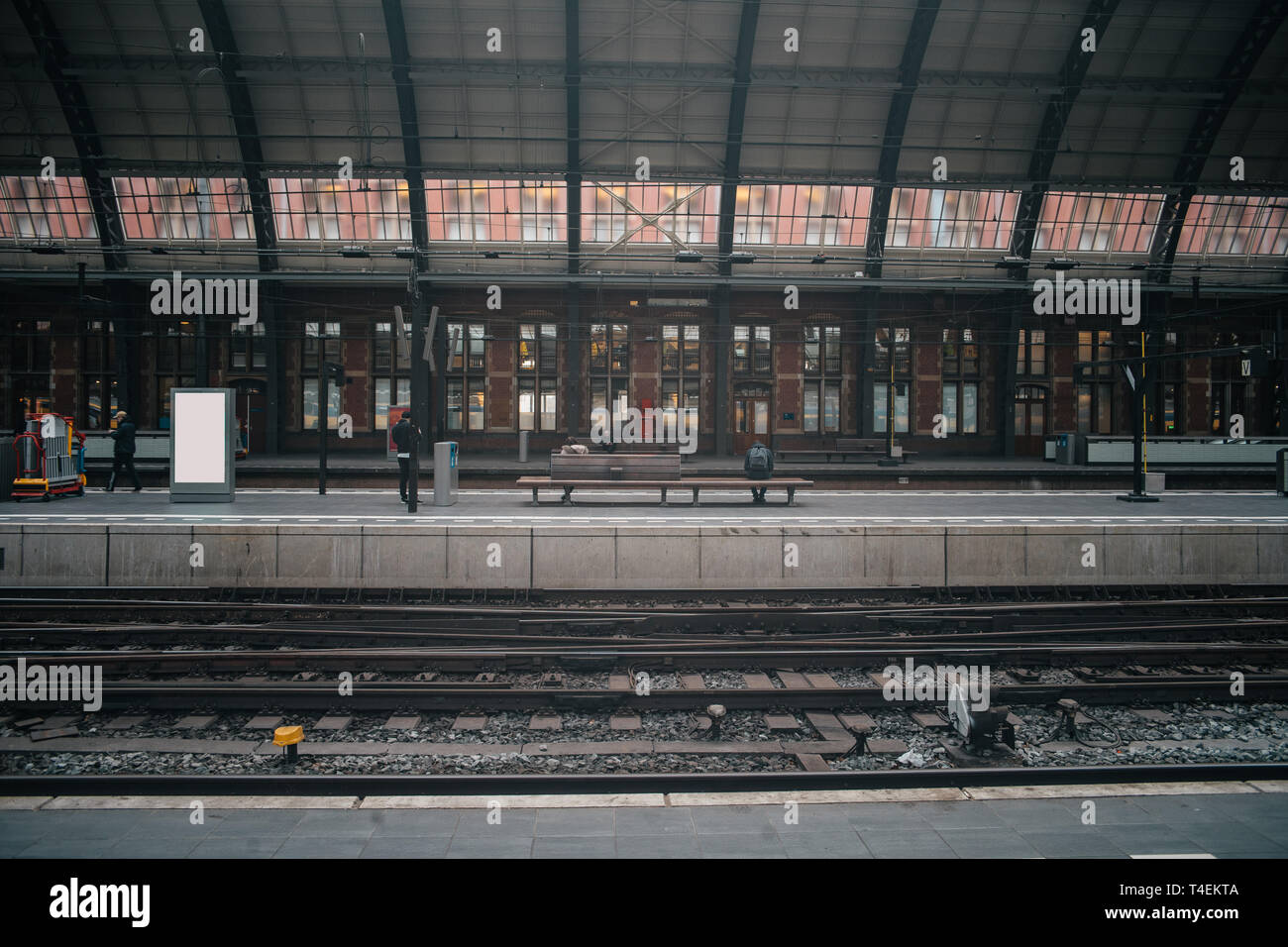 Empty train platform architecture hi-res stock photography and images ...
