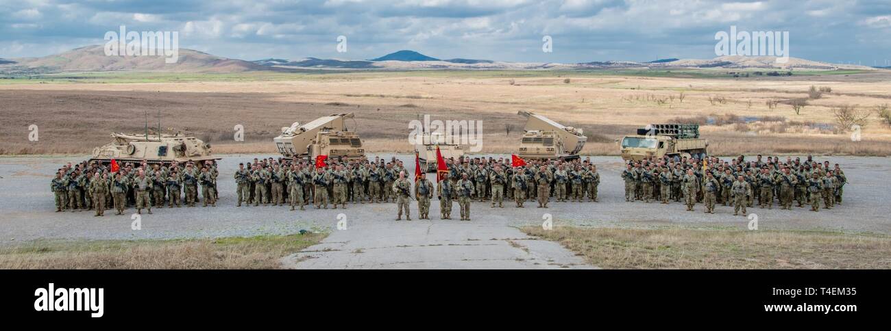 2nd battalion 18th field artillery hi-res stock photography and images ...