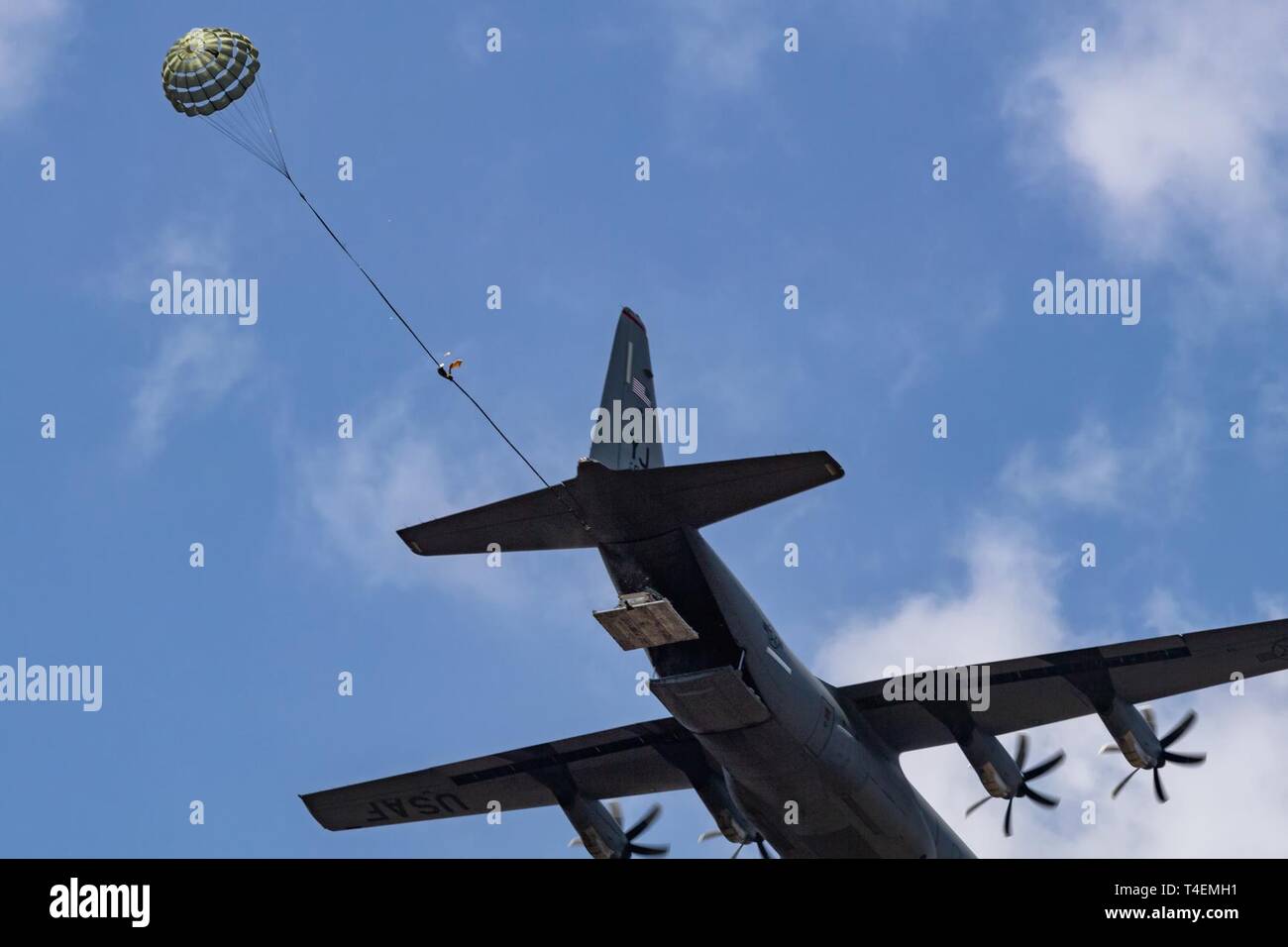 Simulated heavy equipment drop hi-res stock photography and images - Alamy