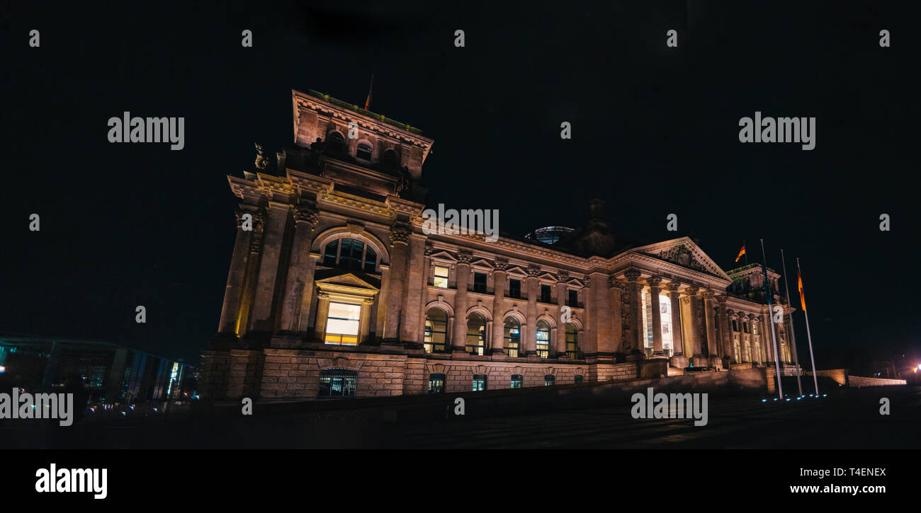 Illuminated facade reichstag night hi-res stock photography and images ...