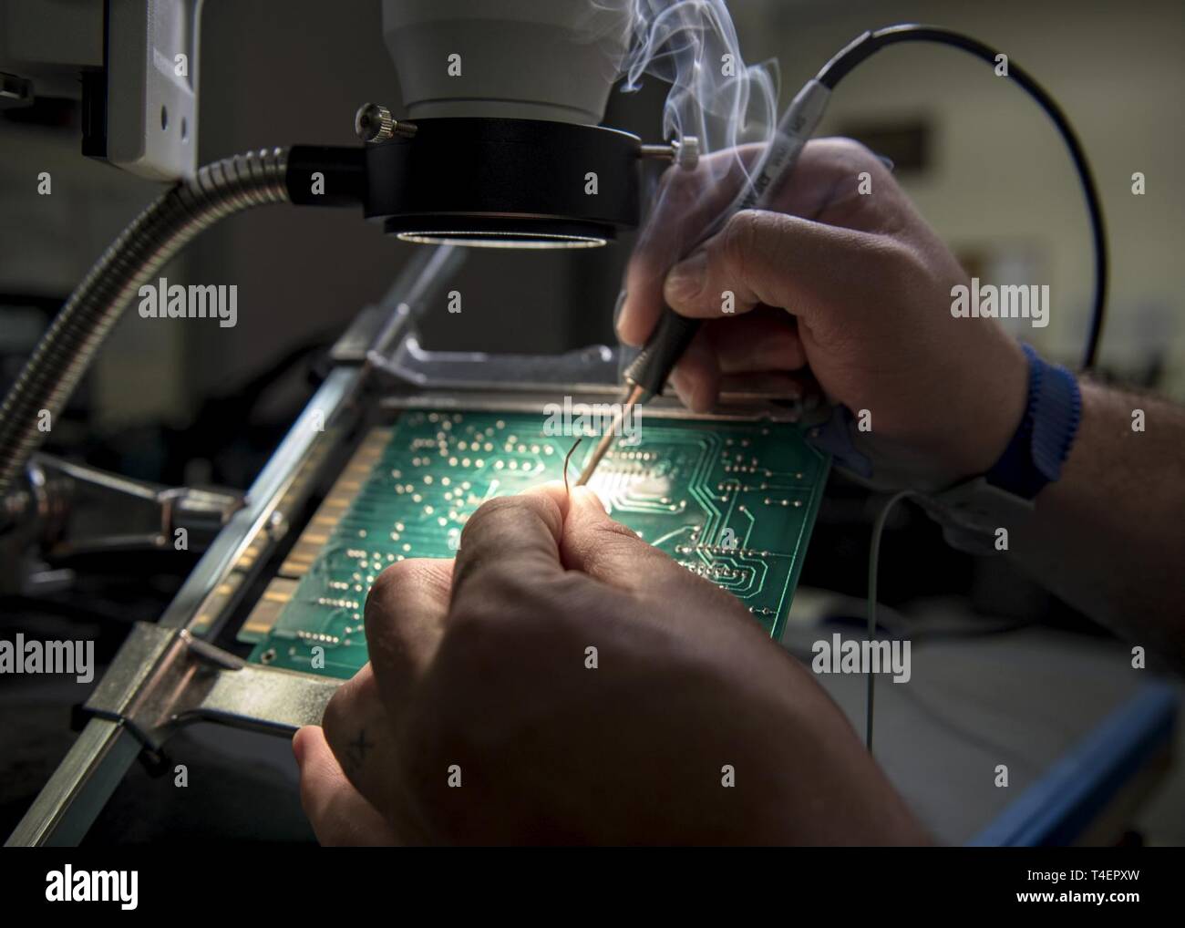 Solders soldering hi-res stock photography and images - Alamy