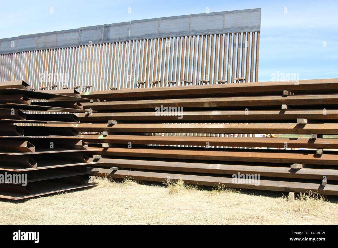 San diego 30 foot border wall hi-res stock photography and images - Alamy