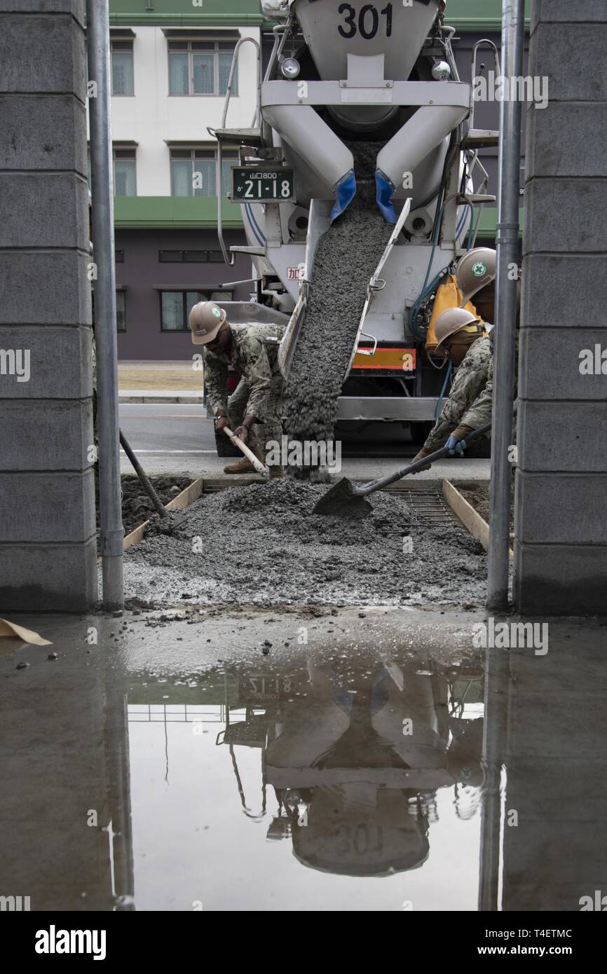 Mil containers hi-res stock photography and images - Alamy