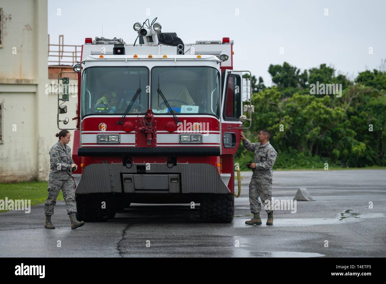 U.S. Air Force Staff Sgt. Jessica Sergent, 18th Civil Engineer Squadron ...