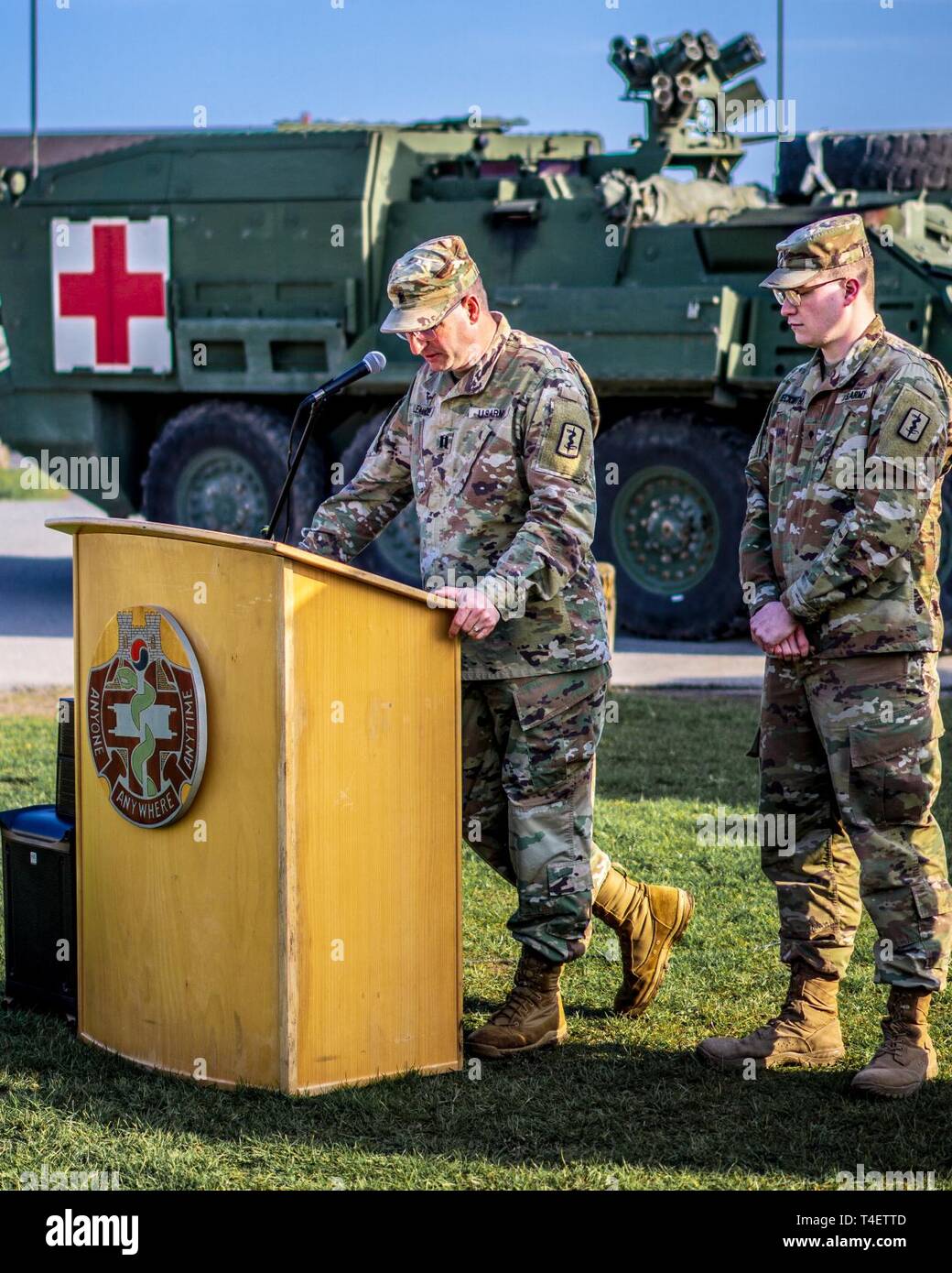 U.S. Army Chaplain Paul Alexander gives the invocation Stock Photo - Alamy