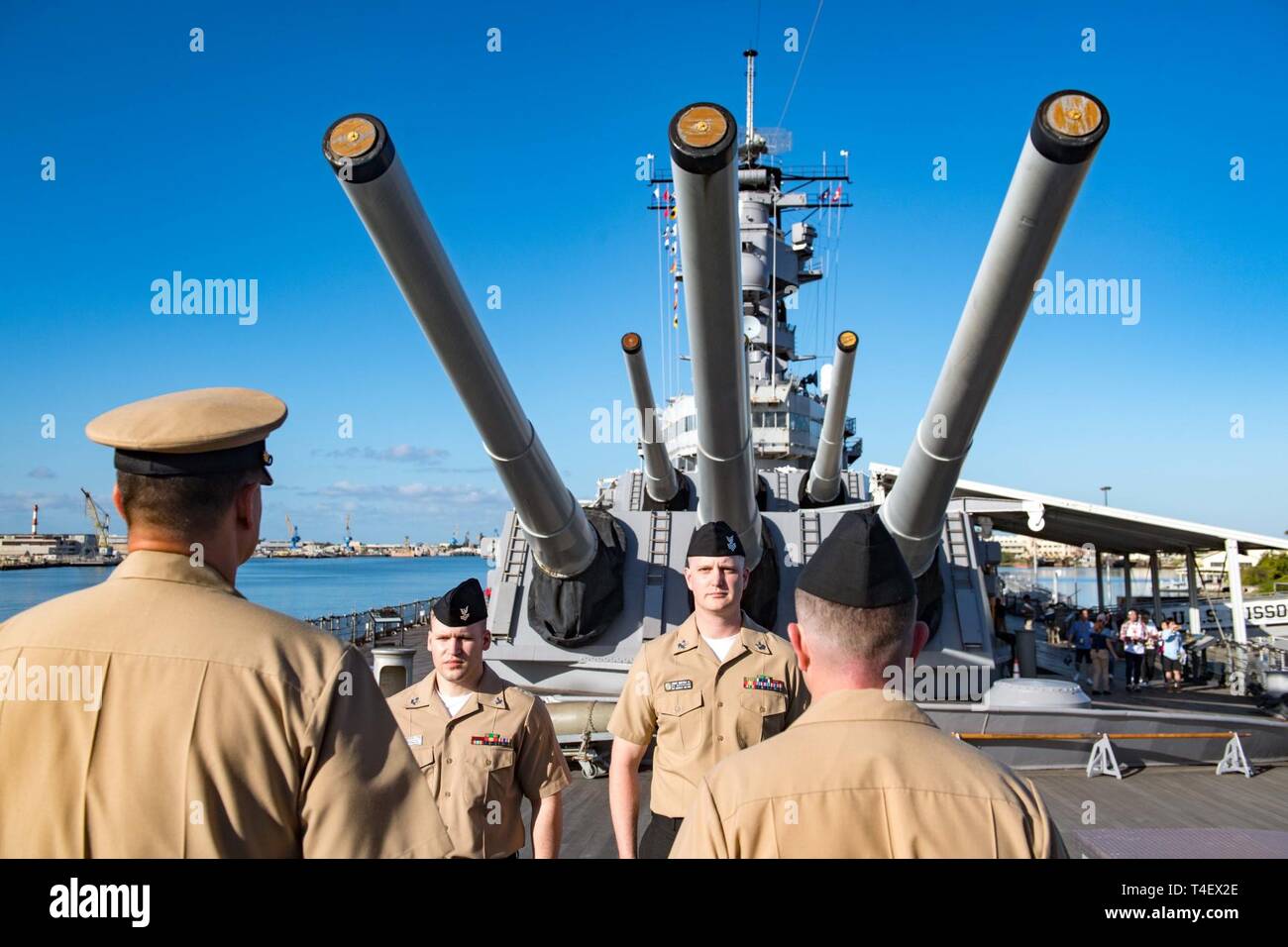 Enlisted surface warfare specialist insignia hi-res stock photography ...