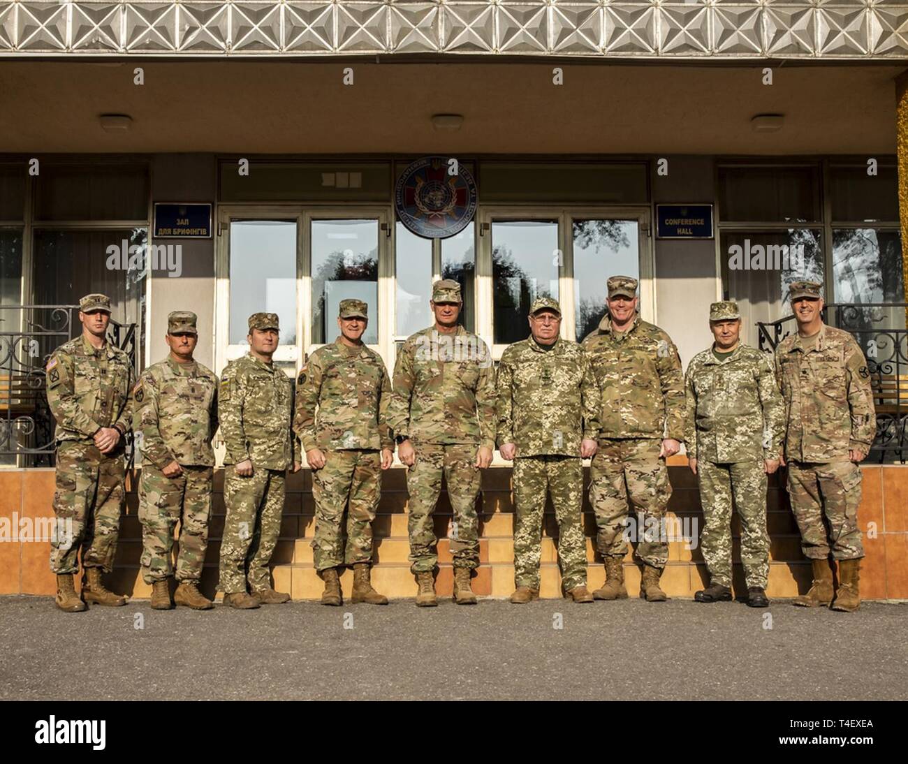 Tennessee's Adjutant General, Maj. Gen. Jeff Holmes (center) poses for ...