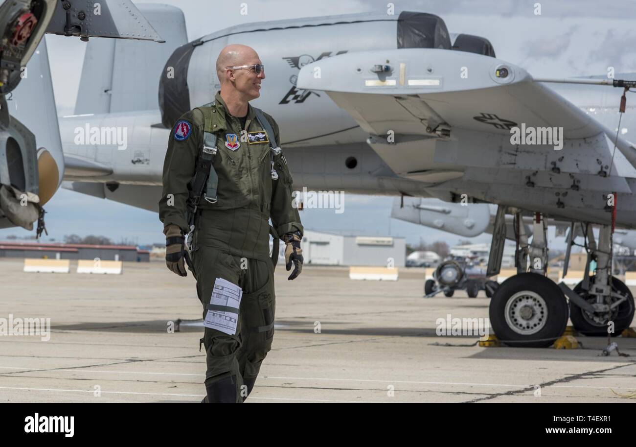 Col. Tim Donnellan, commander of the 124th Fighter Wing, performs pre ...