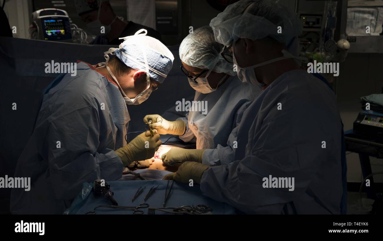 Exploratory ship hi-res stock photography and images - Alamy