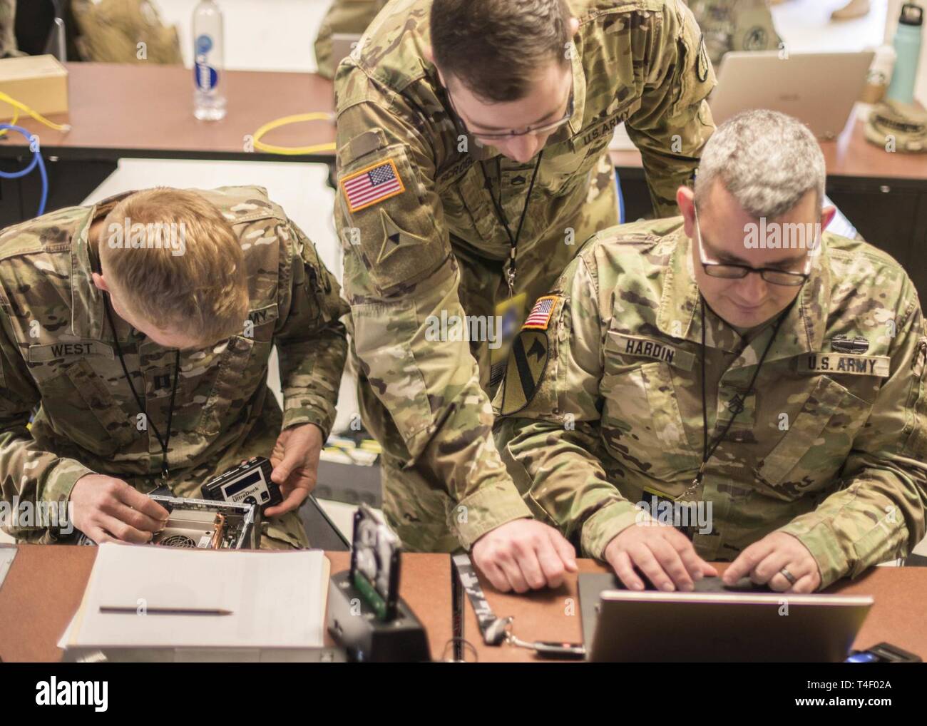 From left u s army capt hi-res stock photography and images - Alamy