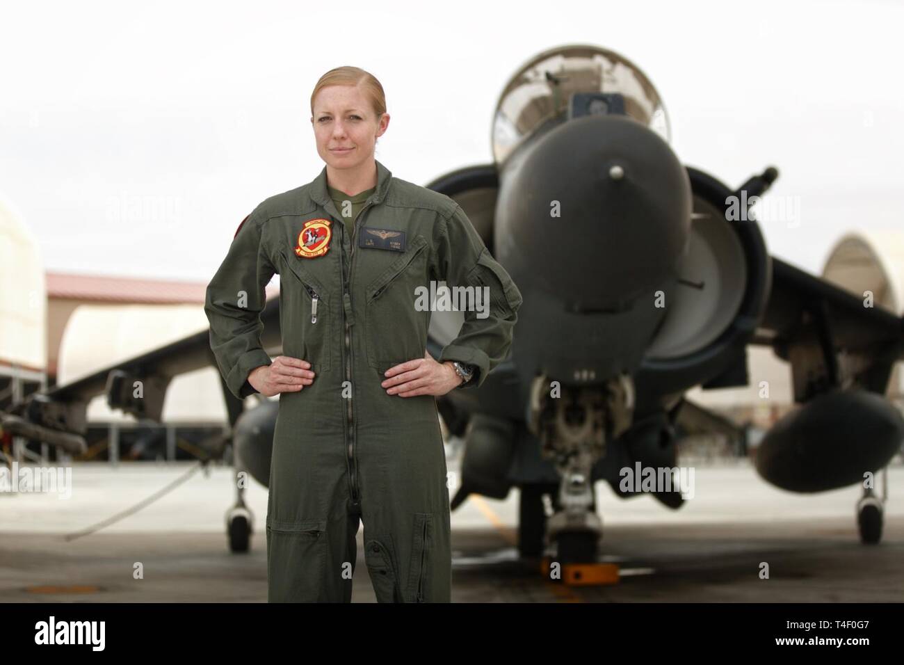 Middle east female pilot hi-res stock photography and images - Alamy