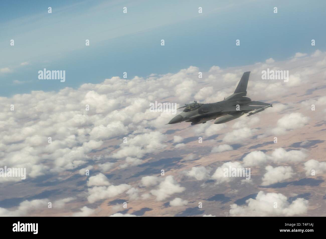 A U.S. Air Force F-16C Fighting Falcon from the 555th Expeditionary ...