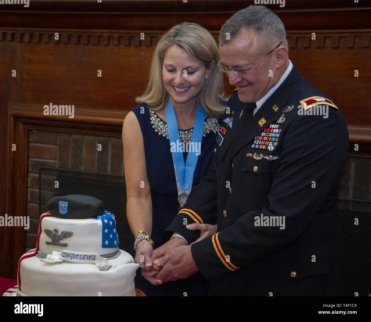 Fort knox bowling green kentucky 1st theater sustainment command hi-res ...