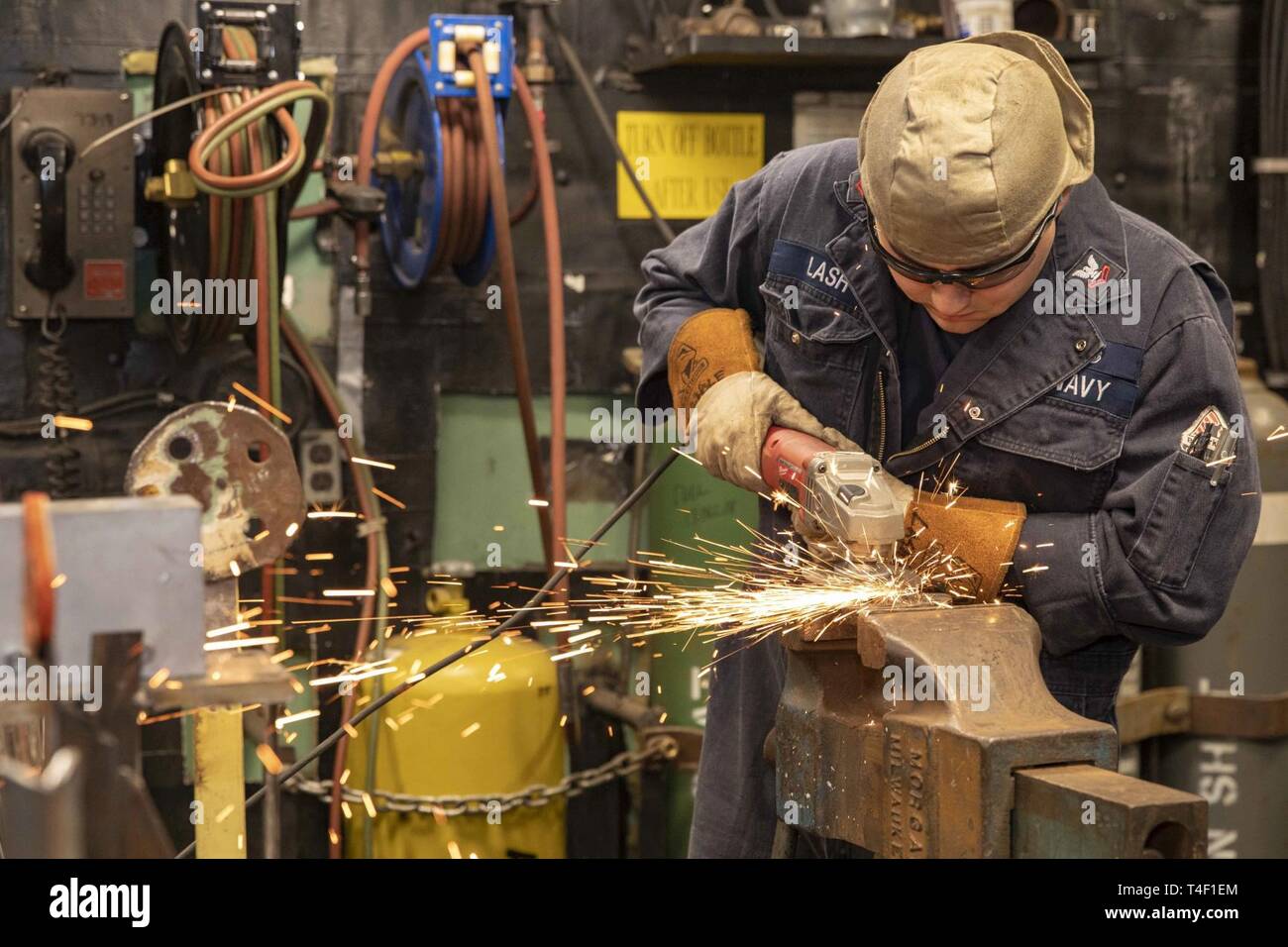 Welding choke hi-res stock photography and images - Alamy