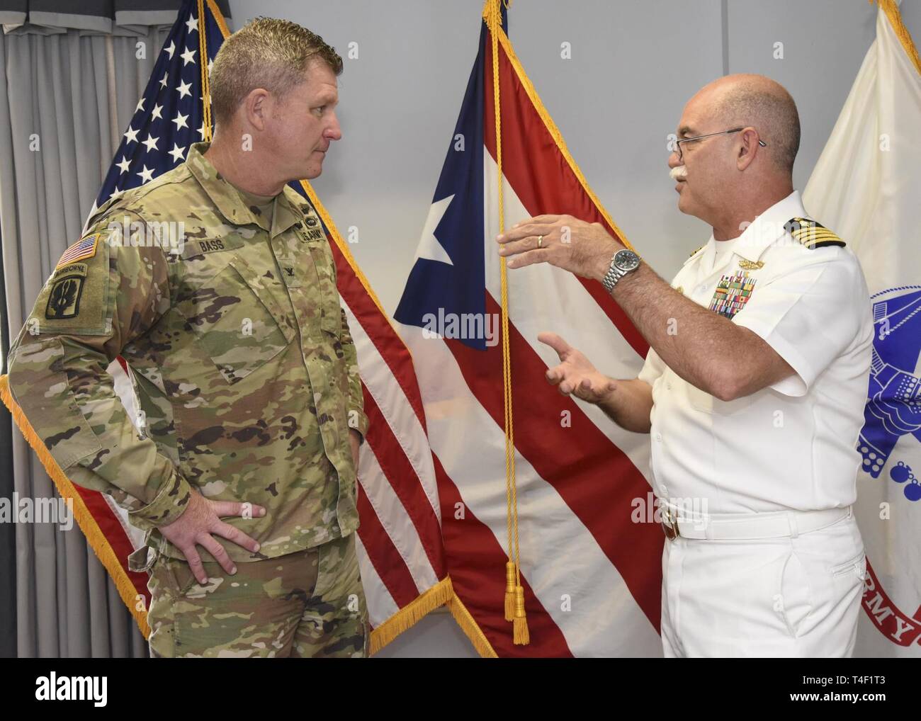 75 ft long hi-res stock photography and images - Alamy