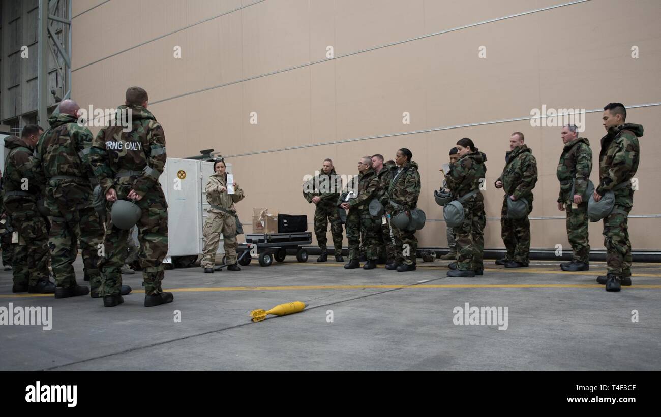 Airmen of the 102nd Intelligence Wing train on the fundamentals of ...
