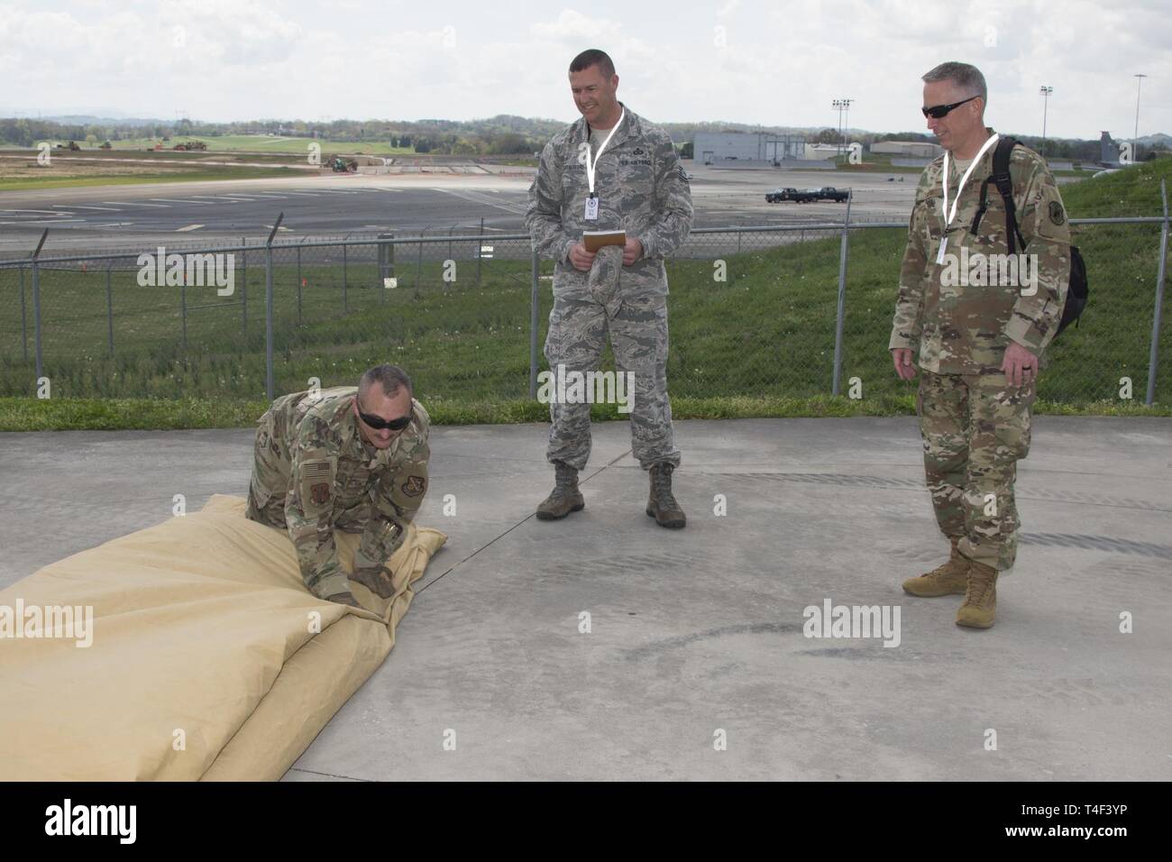 Members from the 134th Air Refueling Wing performed their duties while ...