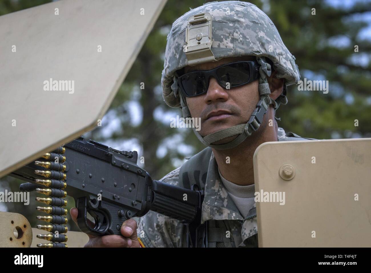 A U.S. Army Soldier with the 253rd Transportation Company, New Jersey ...