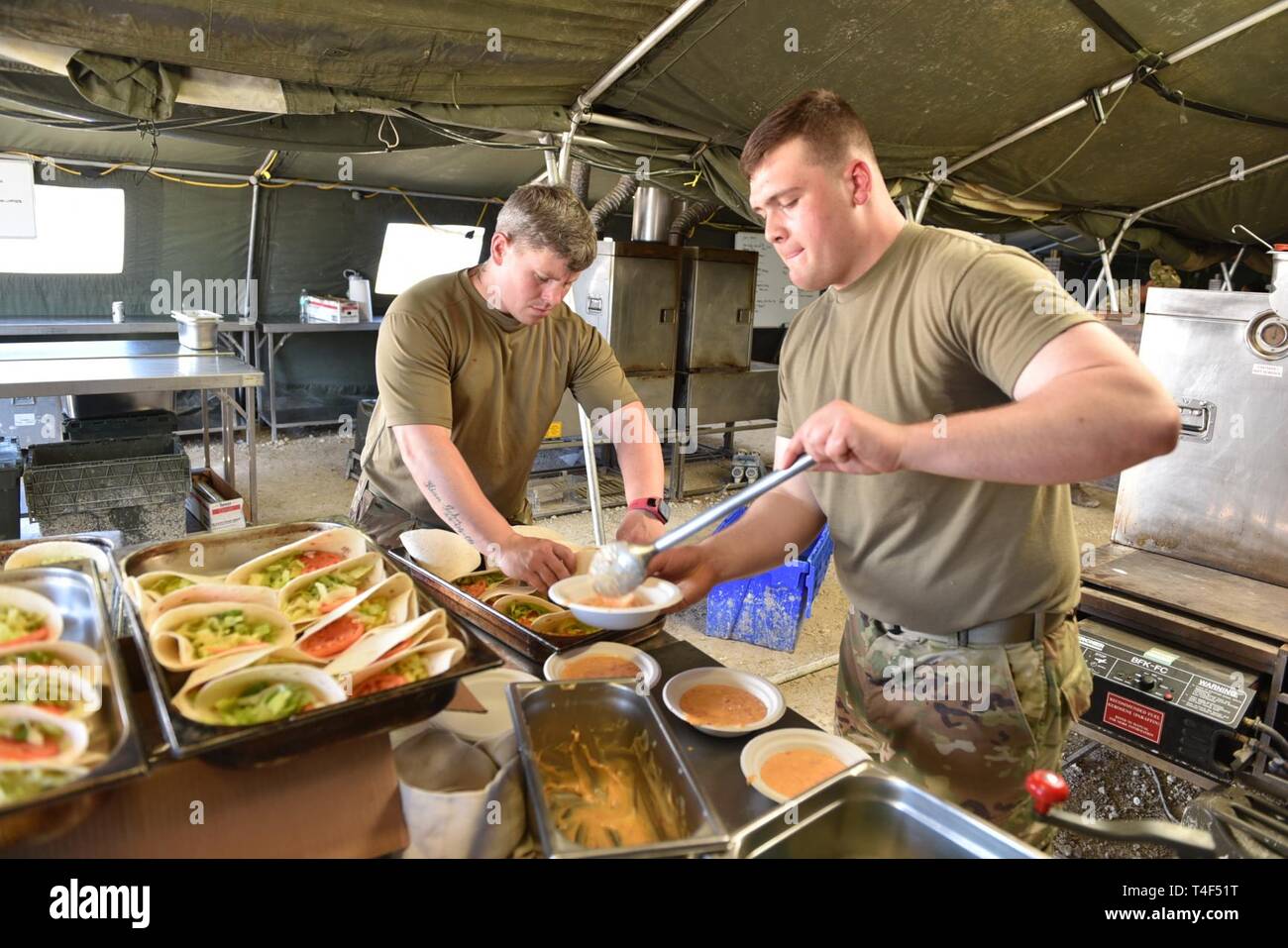 British army chef hi-res stock photography and images - Alamy
