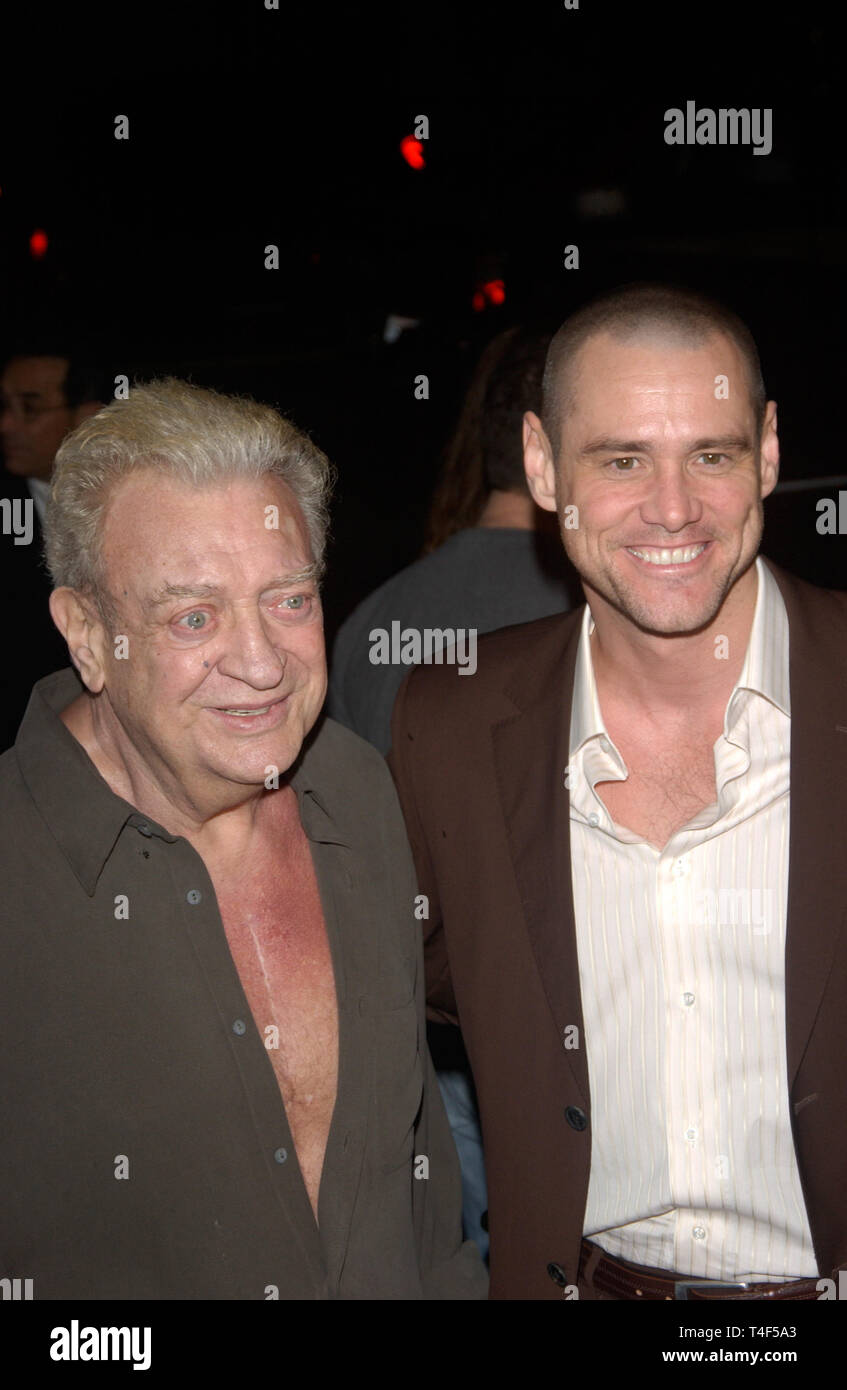 LOS ANGELES, CA. March 09, 2004: Actor JIM CARREY (right) with comedian ...
