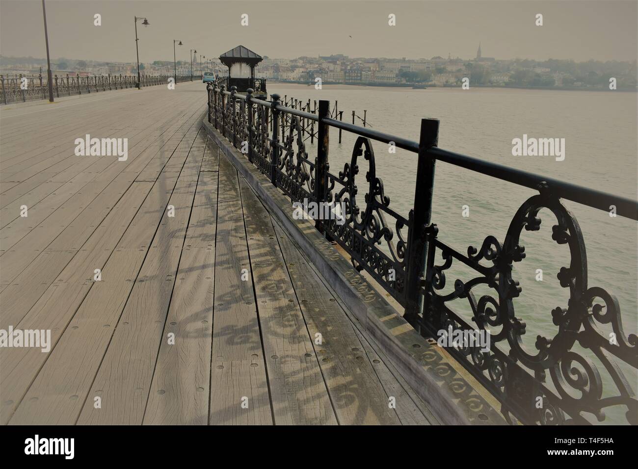 Ryde Pier Isle of Wight showing Pier and walkway Esplanade Stock Photo ...