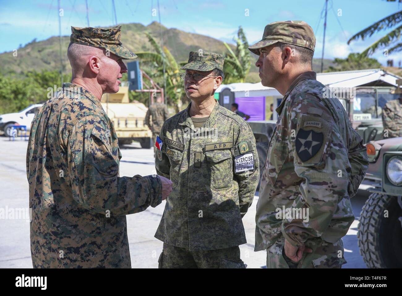 From left, U.S. Marine Corps Lt. Gen. Eric M. Smith, commanding general ...