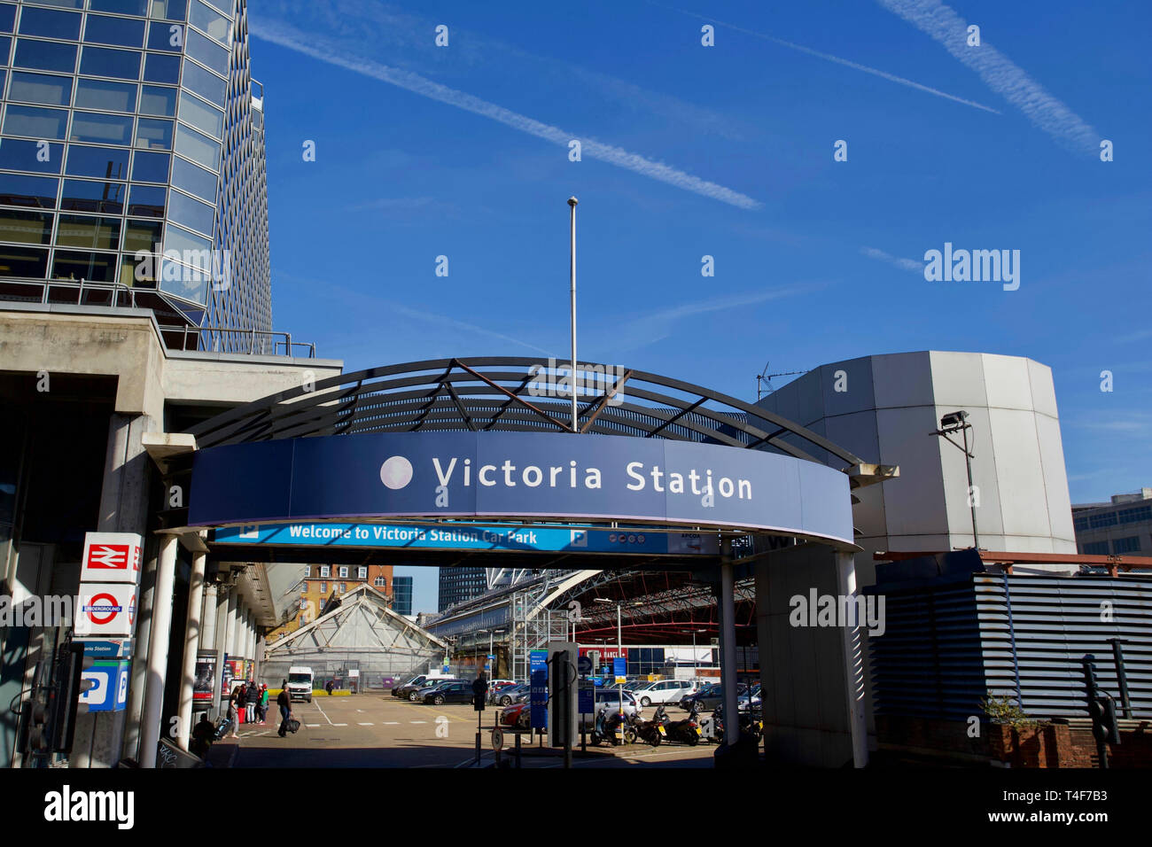 Victoria Station, London, England Stock Photo - Alamy