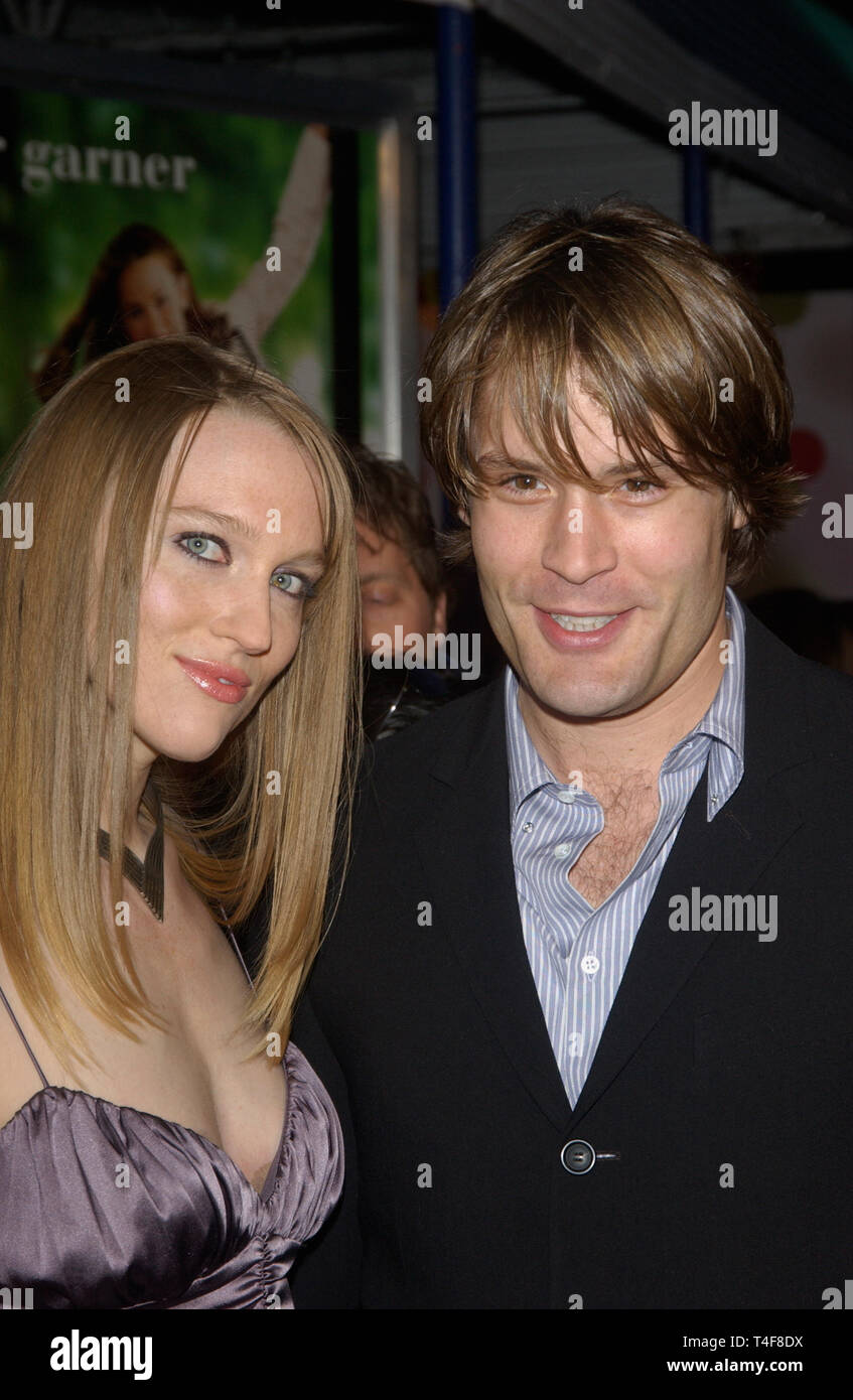 LOS ANGELES, CA. April 14, 2004: Actor SAM BELL & girlfriend at the Los ...