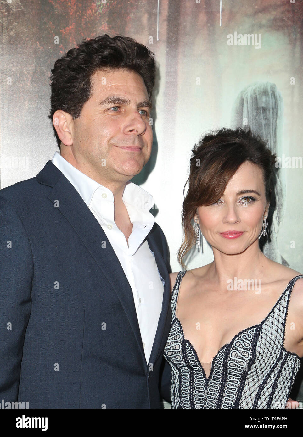 Linda cardellini and steve rodriguez hi-res stock photography and images - Alamy