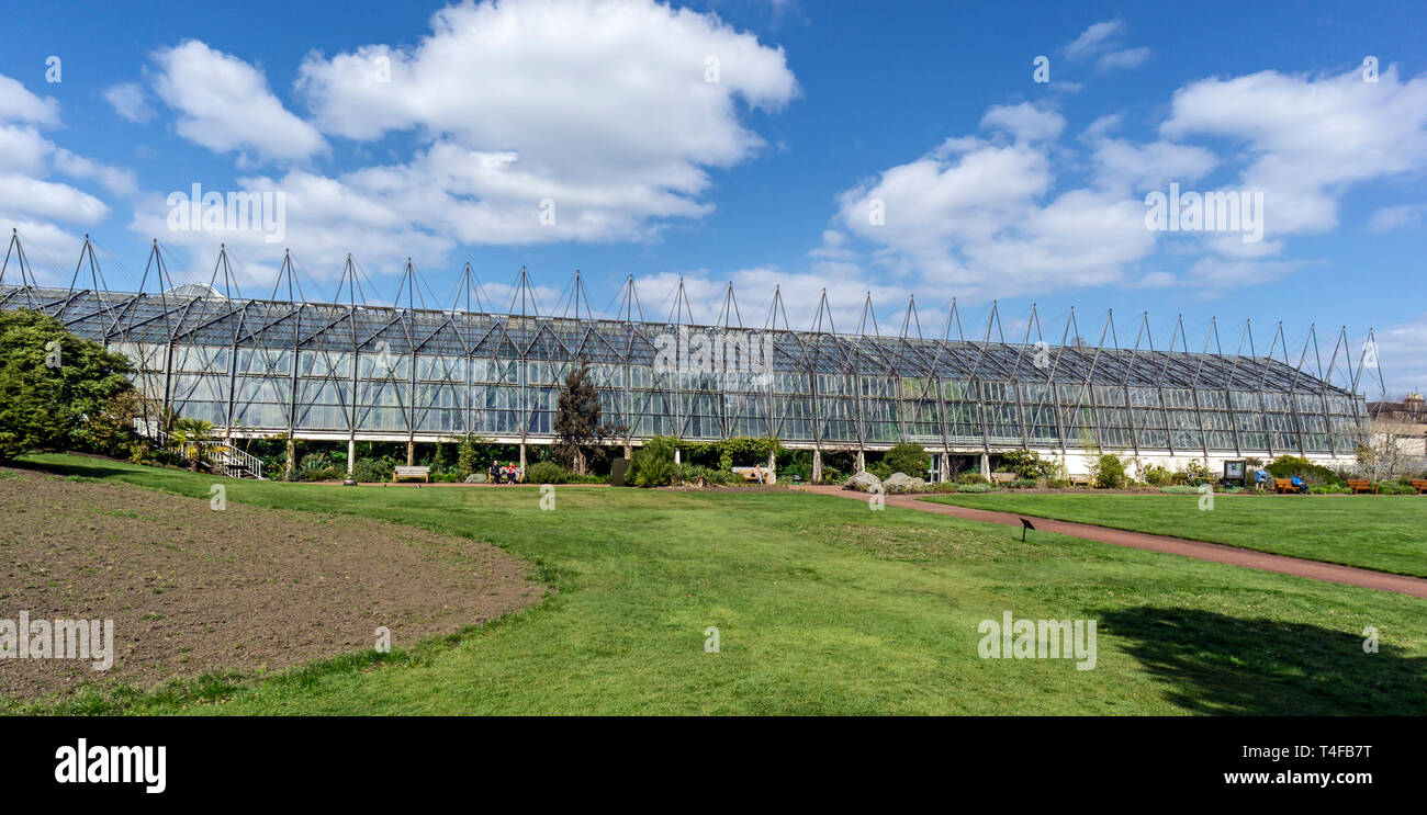 Glass houses hi-res stock photography and images - Alamy