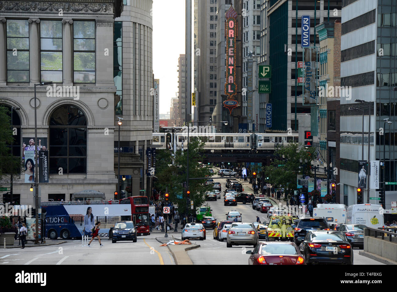 USA Chicago, down town, traffic and CTA subway train at Michigan Avenue ...
