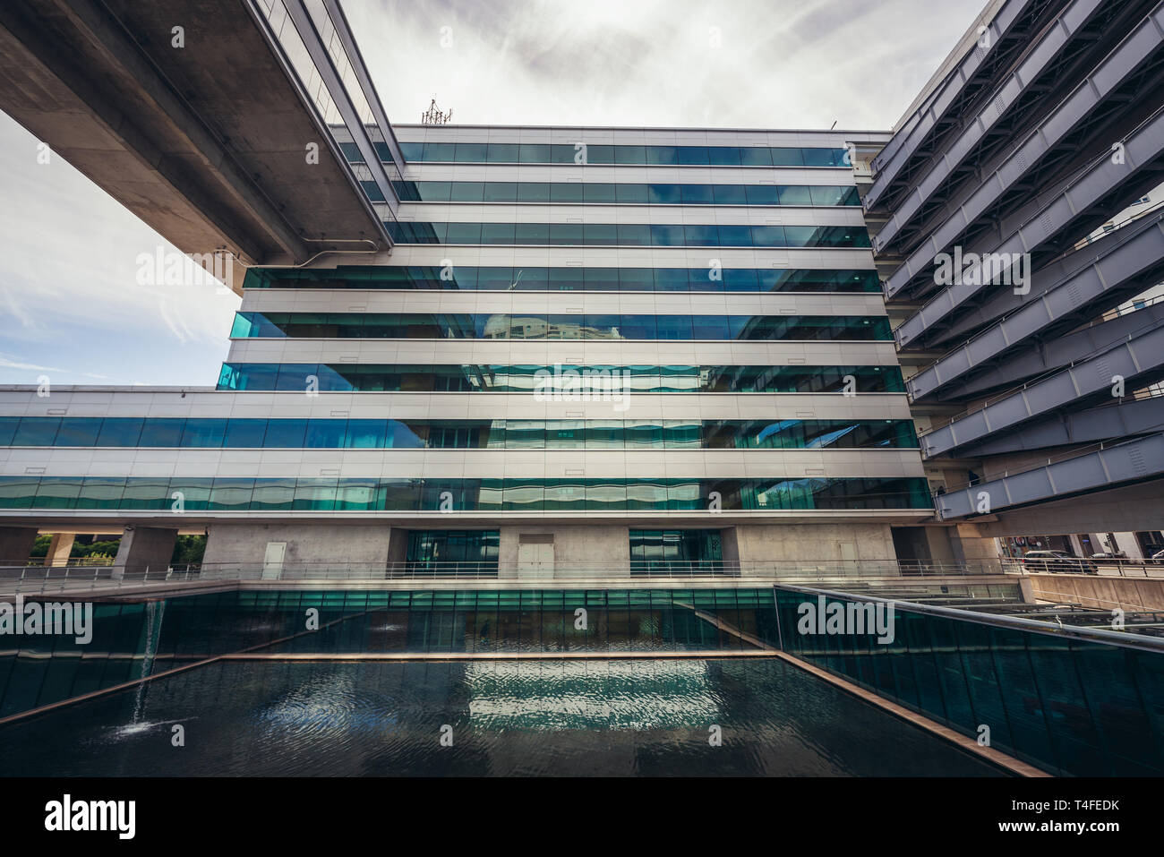 Vodafone portugal headquarters hi-res stock photography and images - Alamy