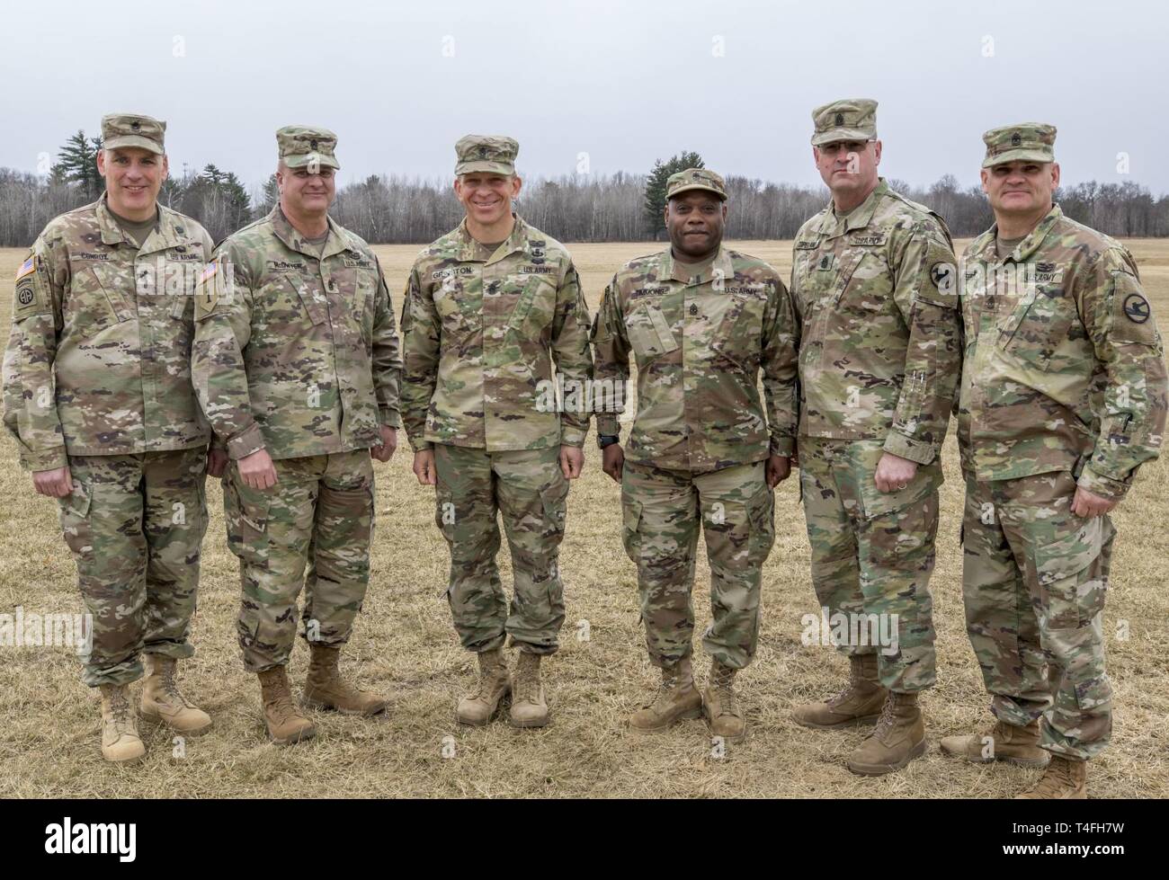 Soldiers ready weapons walk hi-res stock photography and images - Alamy
