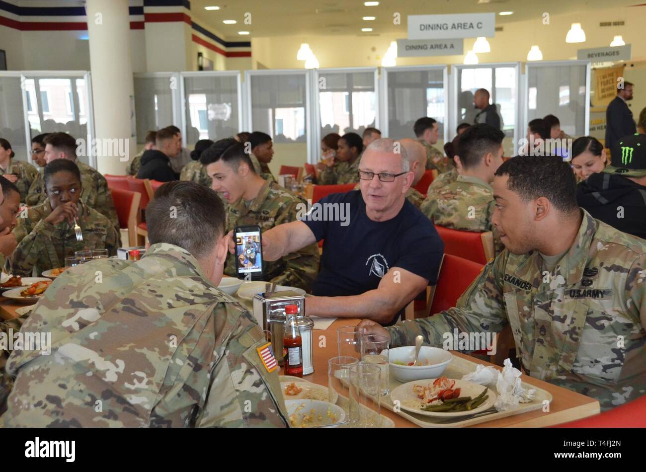 VICENZA, Italy - Celebrity chef Robert Irvine spends time with U.S ...