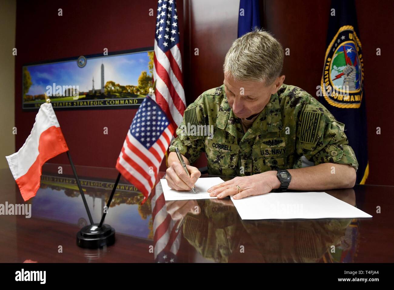 Director richard correll hi-res stock photography and images - Alamy