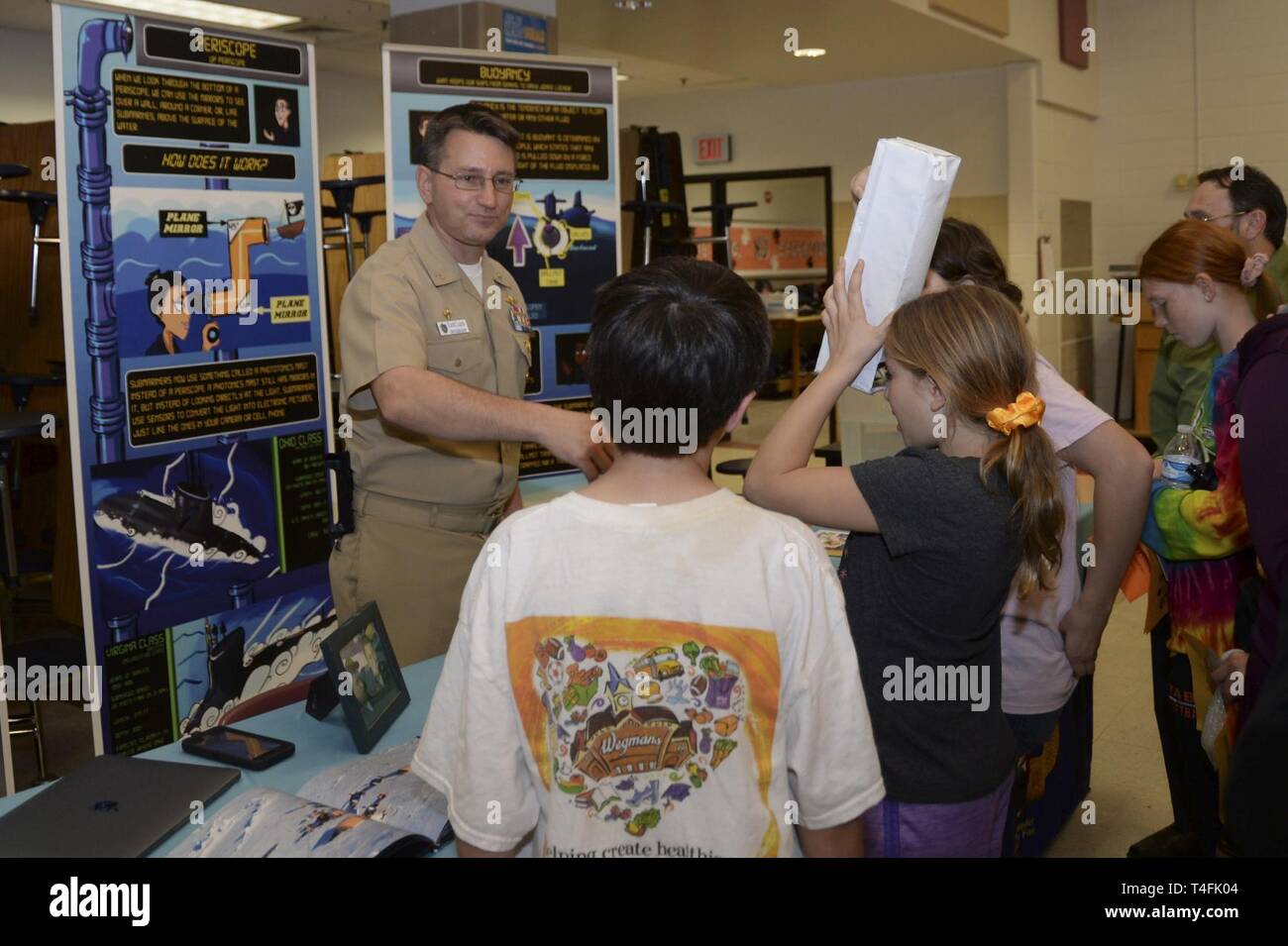 Commander periscope submarine hi-res stock photography and images - Alamy
