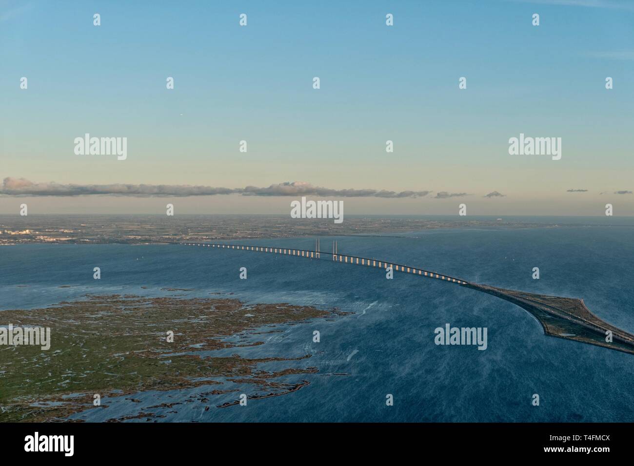 Bridge connecting land hi-res stock photography and images - Alamy
