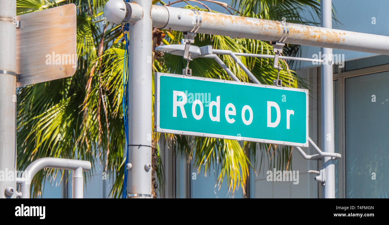 Rodeo Drive Street sign in Beverly Hills Stock Photo - Alamy