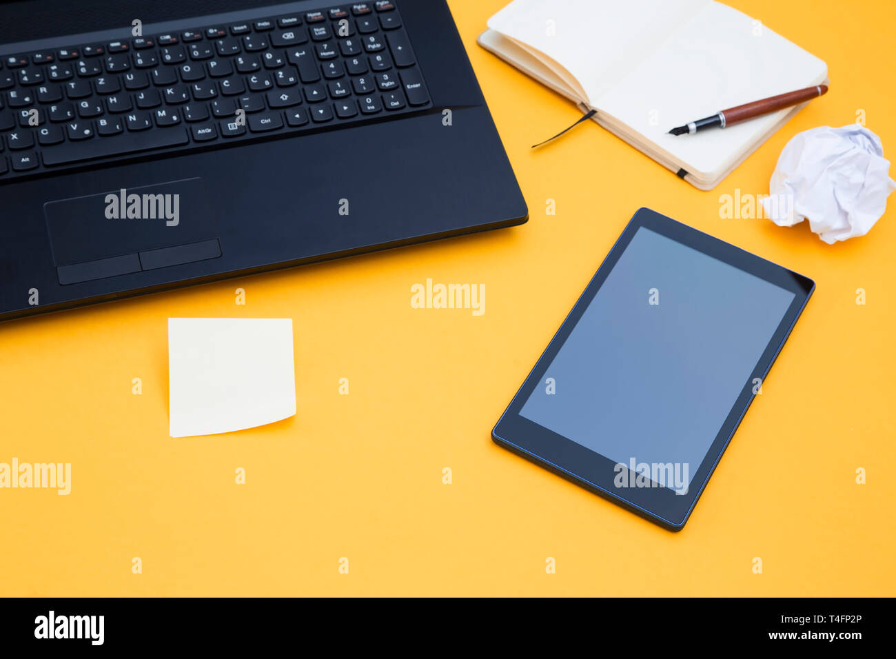 Mobile phone yellow notebook hi-res stock photography and images - Alamy